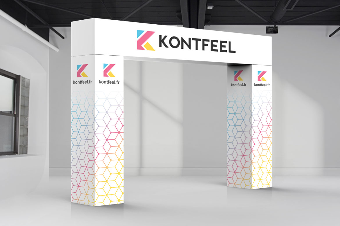 Totem publicitaire en carton personnalisable pour assurer la visibilité