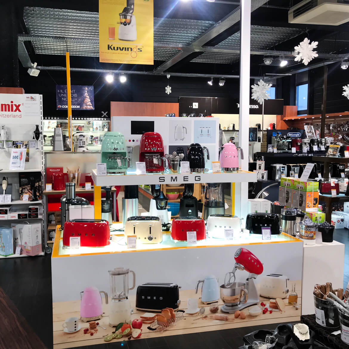 Fabrication PLV en boutique avec l'habillage de table de magasin